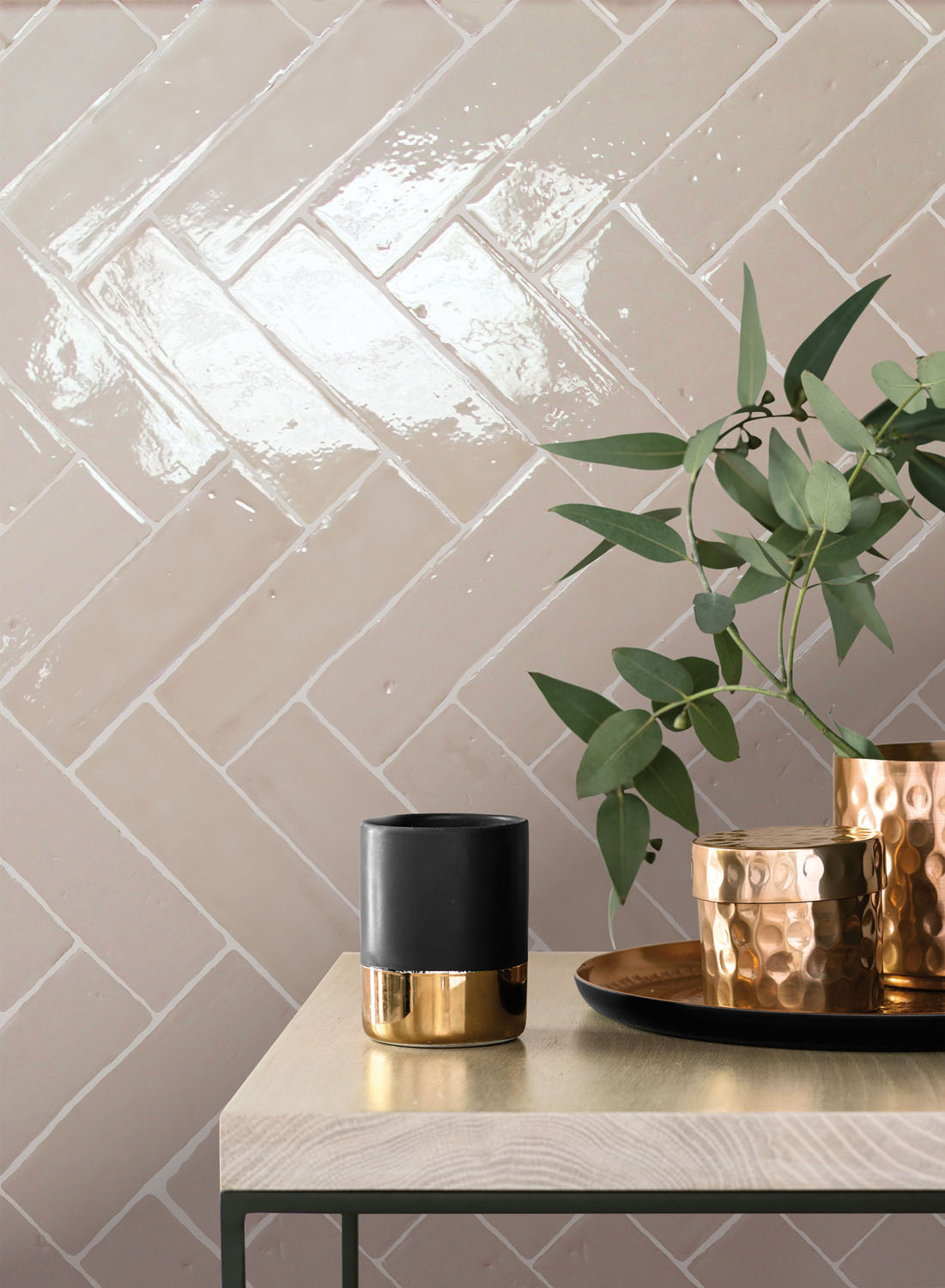 Serie Laurel Clay Piezas Cerámicas de Nanda Tiles